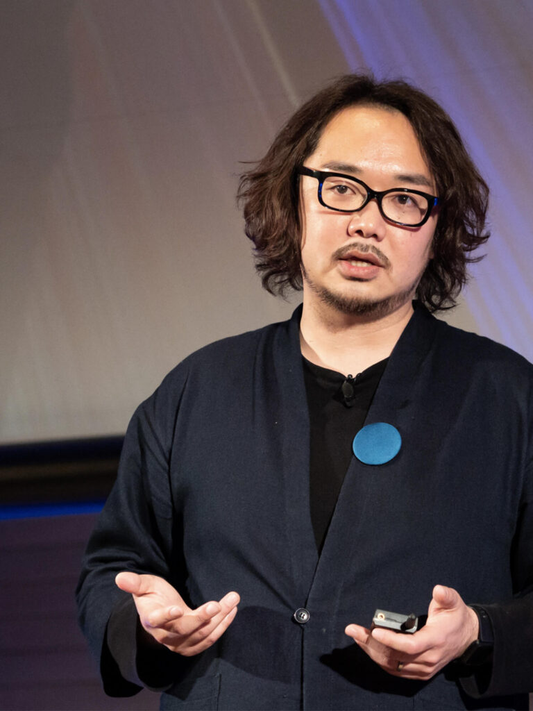 Artificial Moon | Works| Mucha-Kucha Inc.